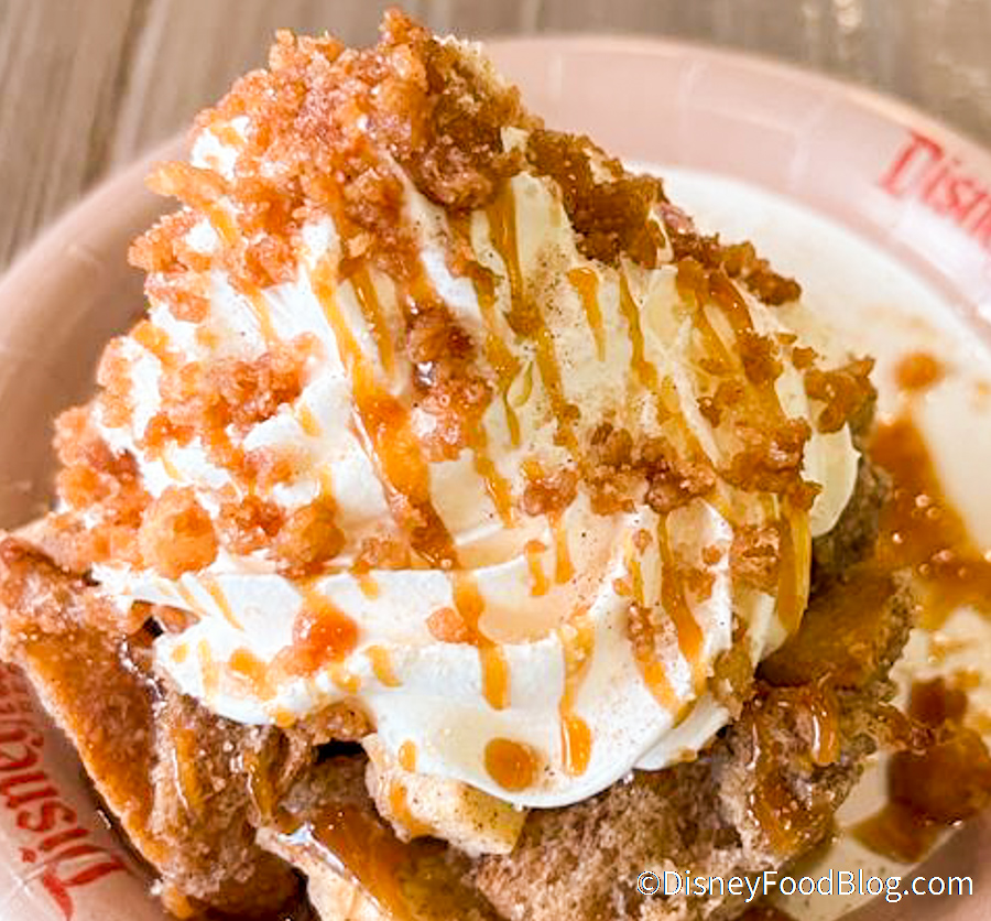 REVIEW: This Disneyland Snack Deserves To Be in the Fall Hall of Fame ...
