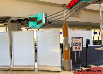 What's New at Disney World Hotels: Holiday Decor and Pins, A Gigantic ...