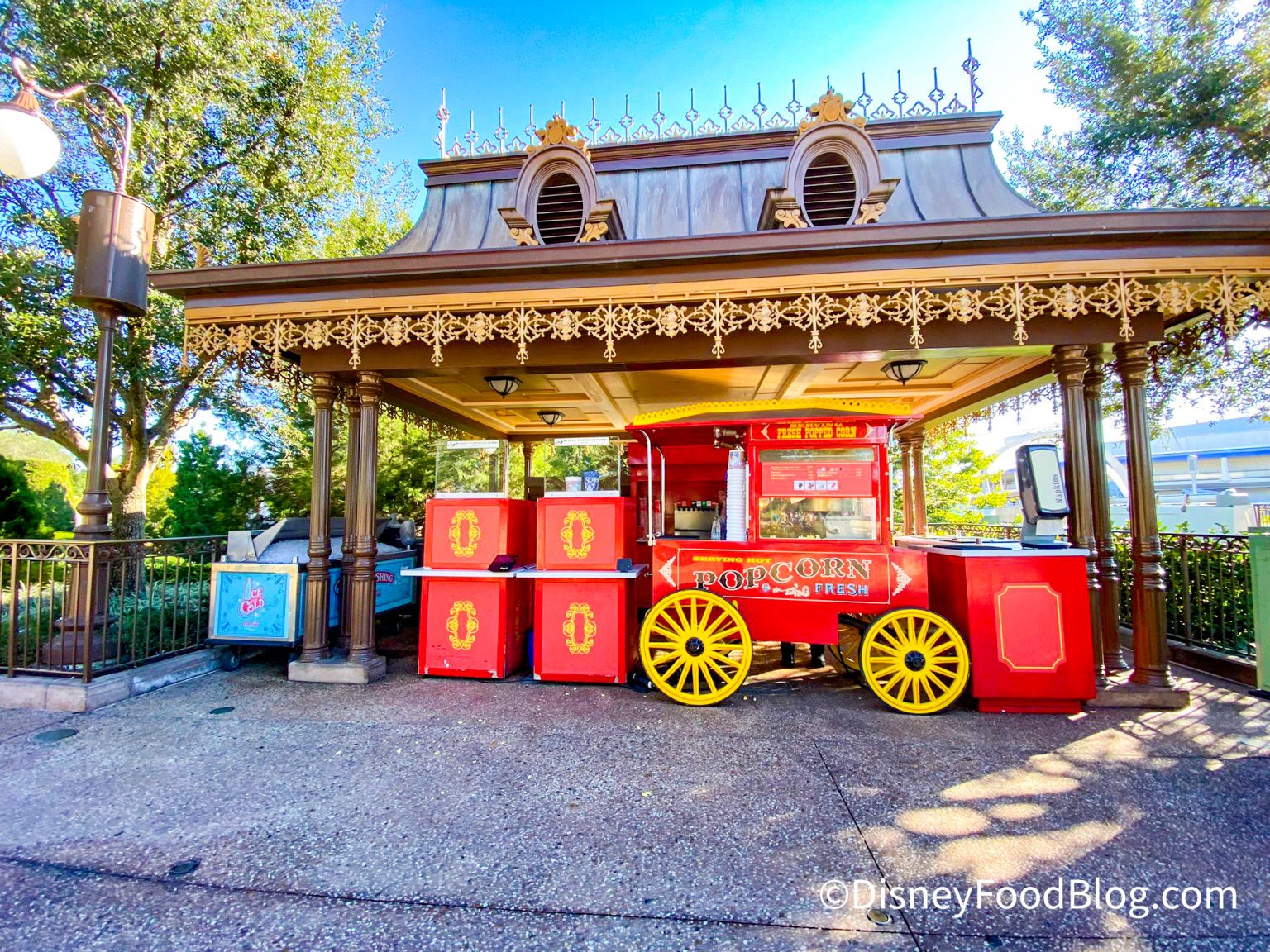 Main Street, U.S.A. in Walt Disney World's Magic Kingdom | the disney ...