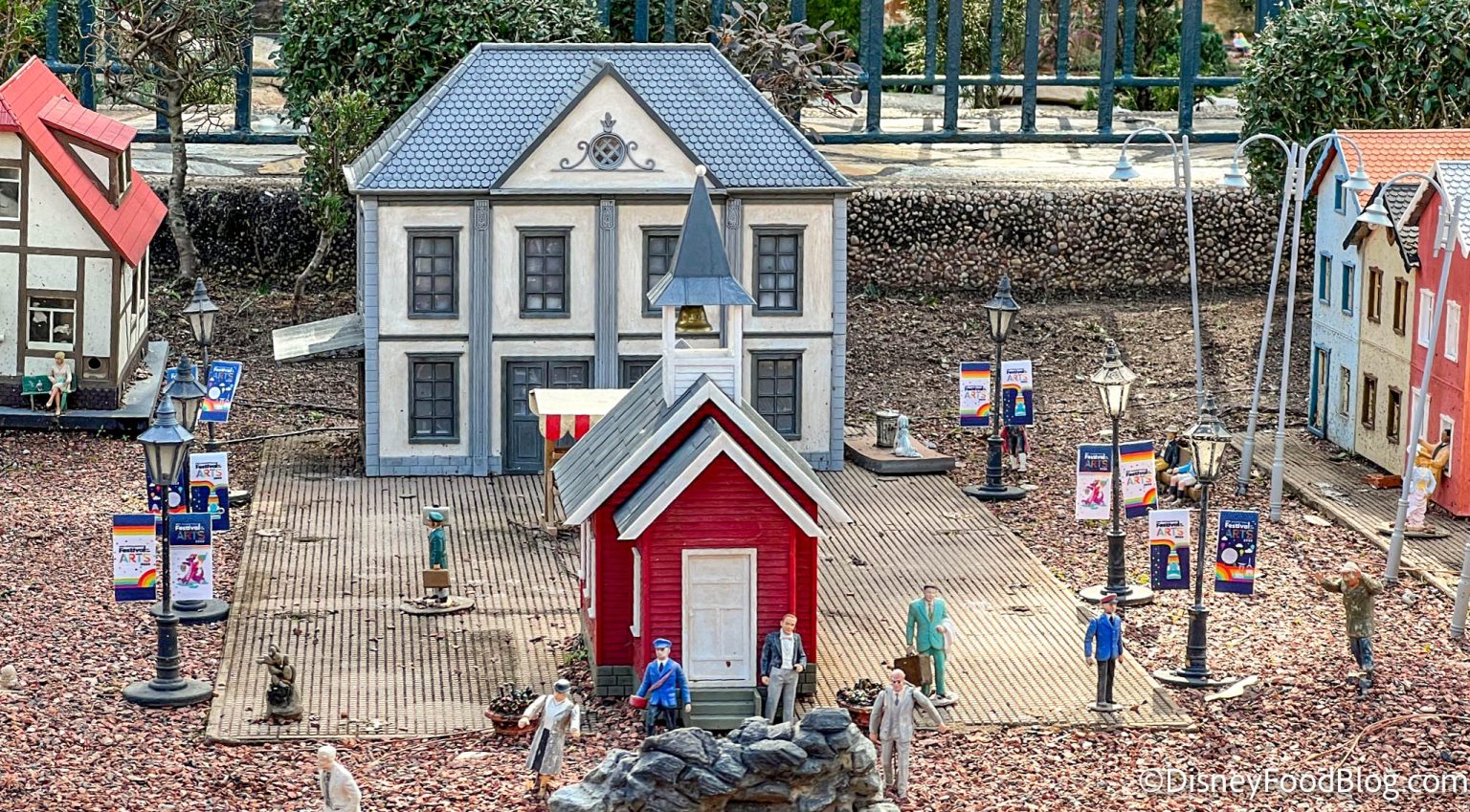EPCOT's Tiny Train Town Is Rife With Crime Today! | the disney food blog