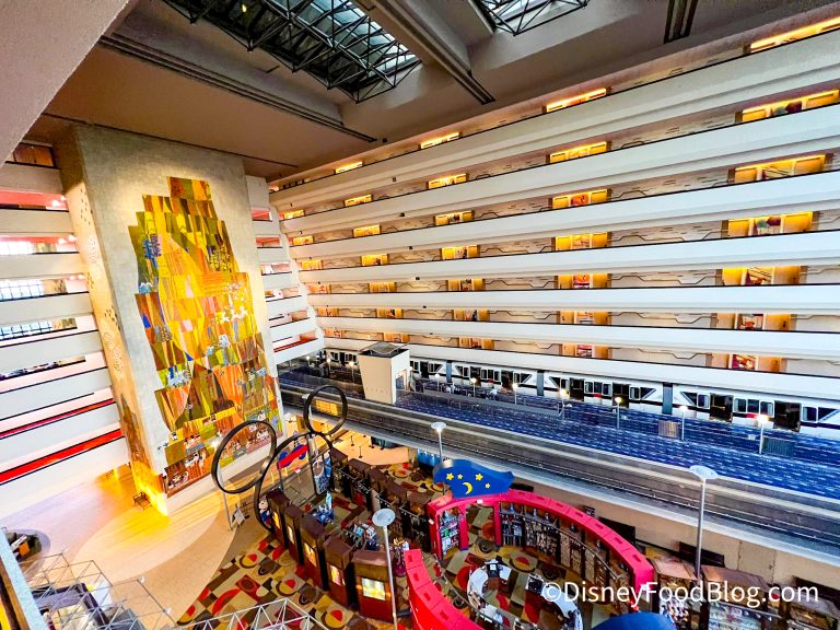 PHOTOS: Tour a Main Tower Theme Park View Room at Disney’s Contemporary ...