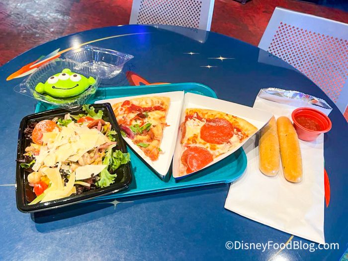 REVIEW: The ONLY Disneyland Spot You Need To Know About If You LOVE 🍕 ...