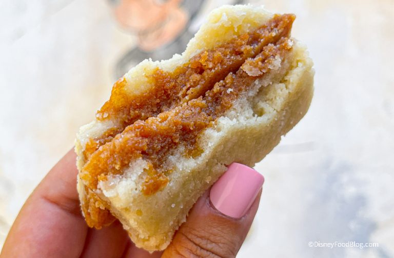 Ultimate Guide To The Best Snacks At EPCOT | the disney food blog