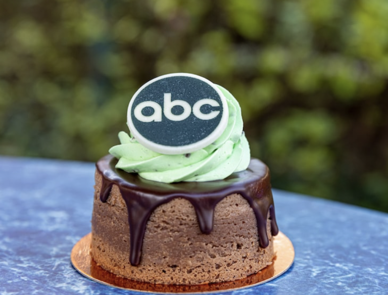 13 BELOVED Snacks That Are Officially Confirmed as Disney Dining Plan ...