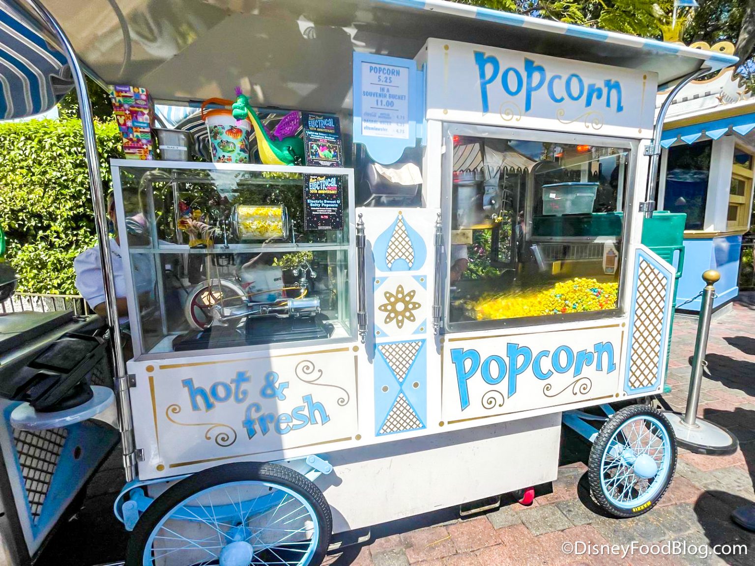 REVIEW: Disney's NEW Popcorn Mix is the Best of Both Worlds | the ...