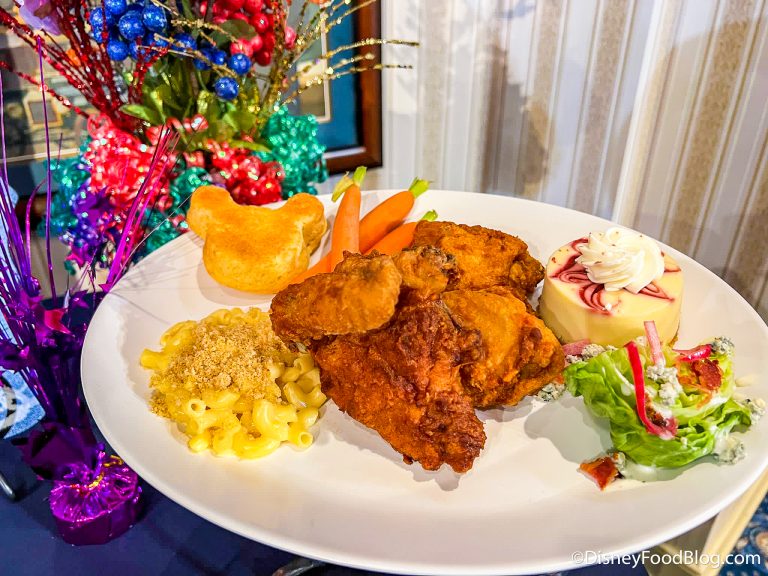 Follow Along as We Find Out If Disneyland's Parade Dining Package Is ...