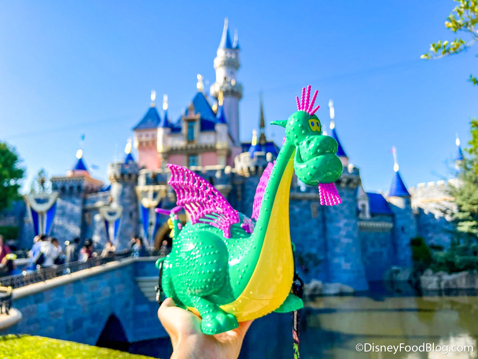 Guest Review: Disney's Worms & Dirt Cupcake for Earth Day! | the disney ...
