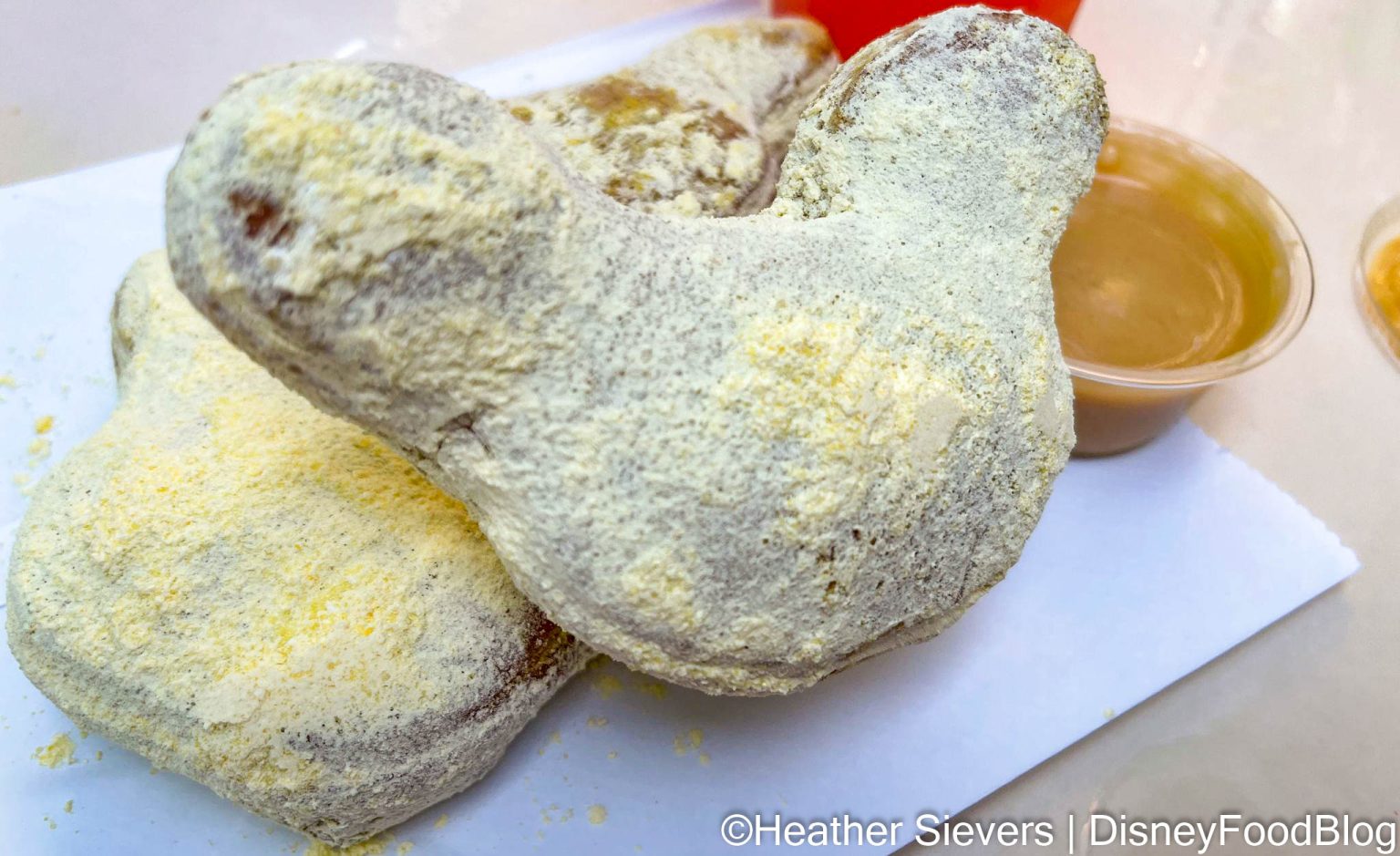 REVIEW: You Can't Guess the NEW Mickey Beignet Flavor in Disneyland ...