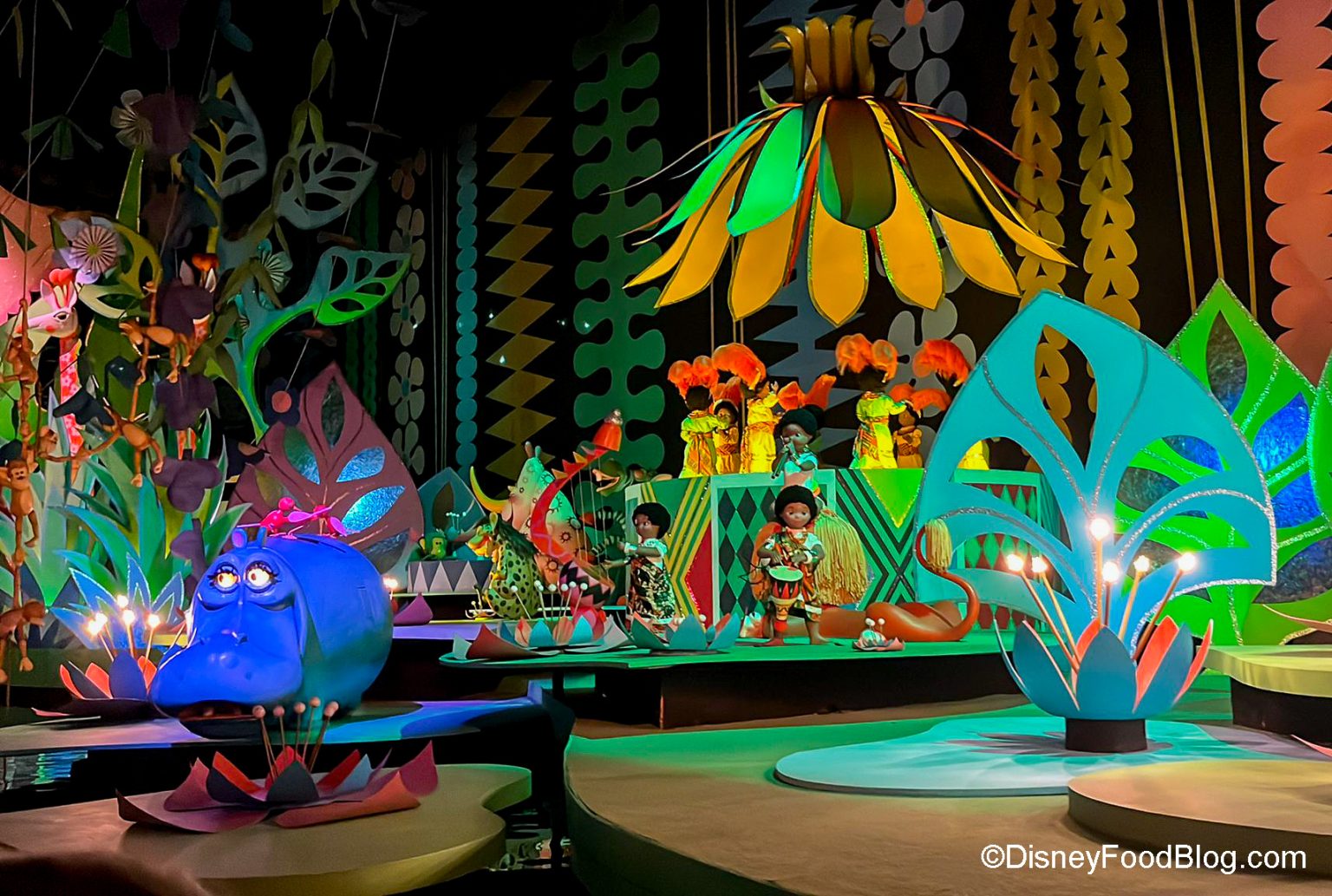 DFB Video: Top 10 BIZARRE Disney World Fails - Disney by Mark