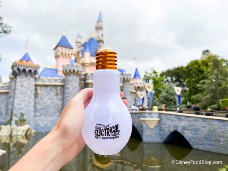 PHOTOS: We Drank Out of a Lightbulb in Disneyland | the disney food blog