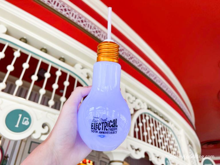 PHOTOS: We Drank Out of a Lightbulb in Disneyland | the disney food blog