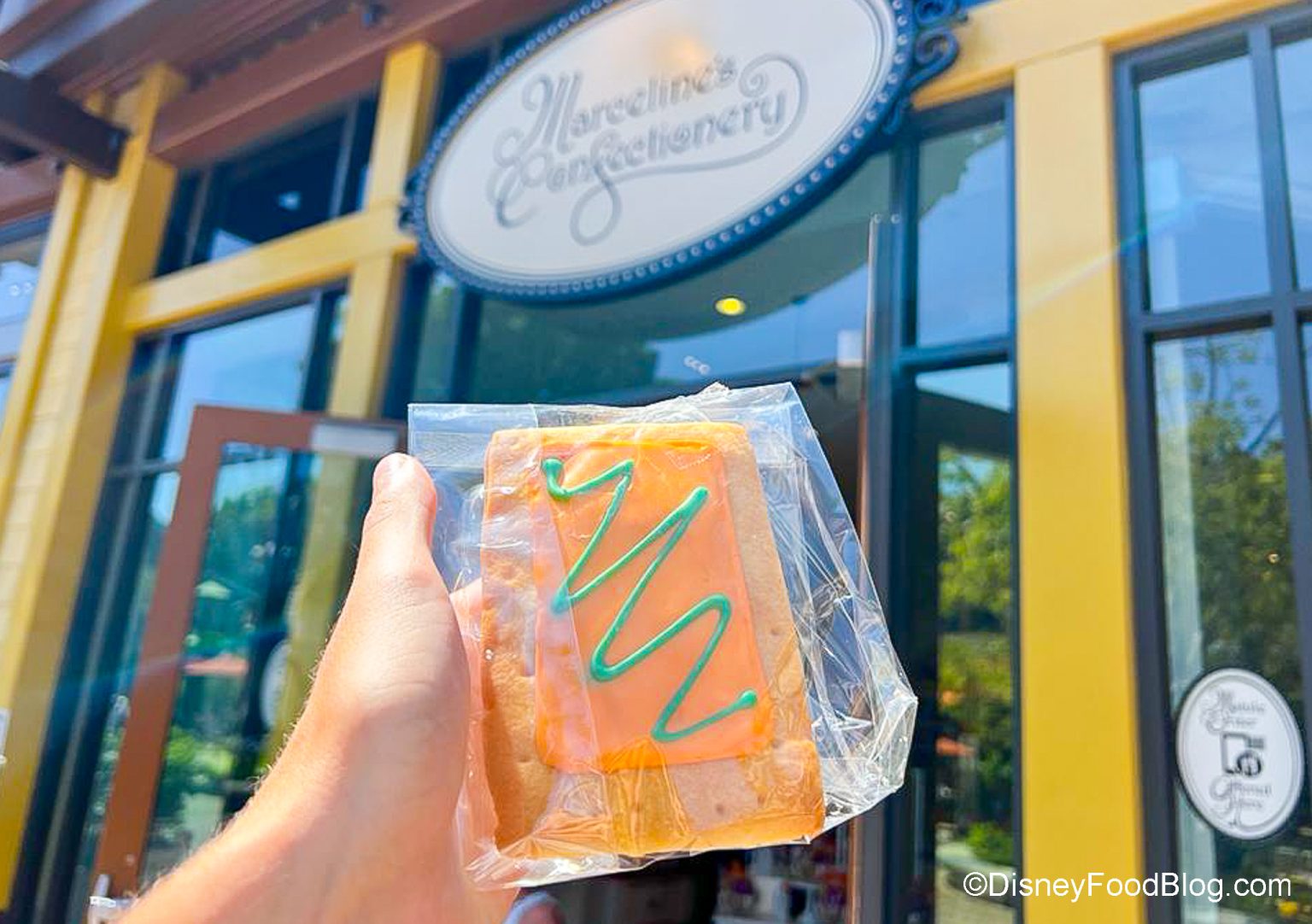 The Disney Snack That'll Have You Saying "MORE, Please!" | the disney ...