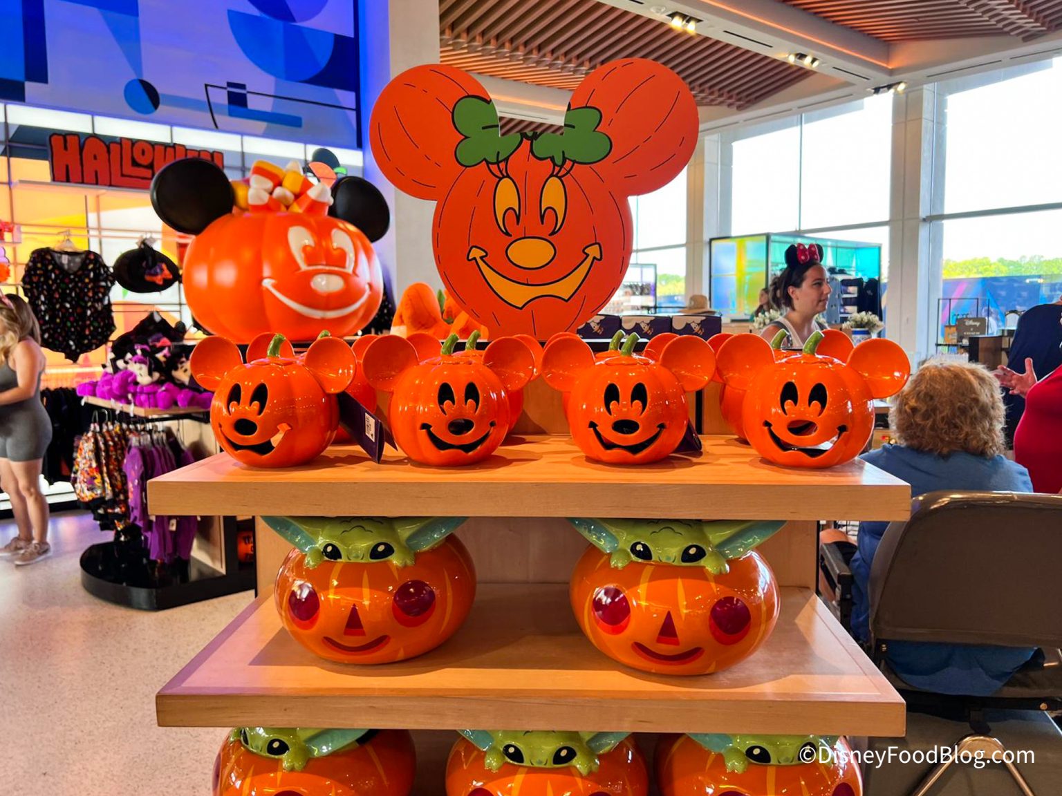 New Halloween Souvenirs Debut in Disney World and Minnie's Never Looked ...