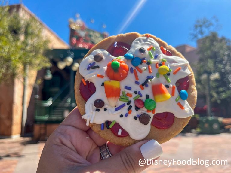 FINALLY — A Pizza We Actually LIKE From PizzeRizzo in Disney World ...