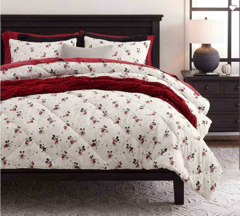 Mickey Mouse Christmas Items!? Hold My Pumpkin Spice | the disney food blog
