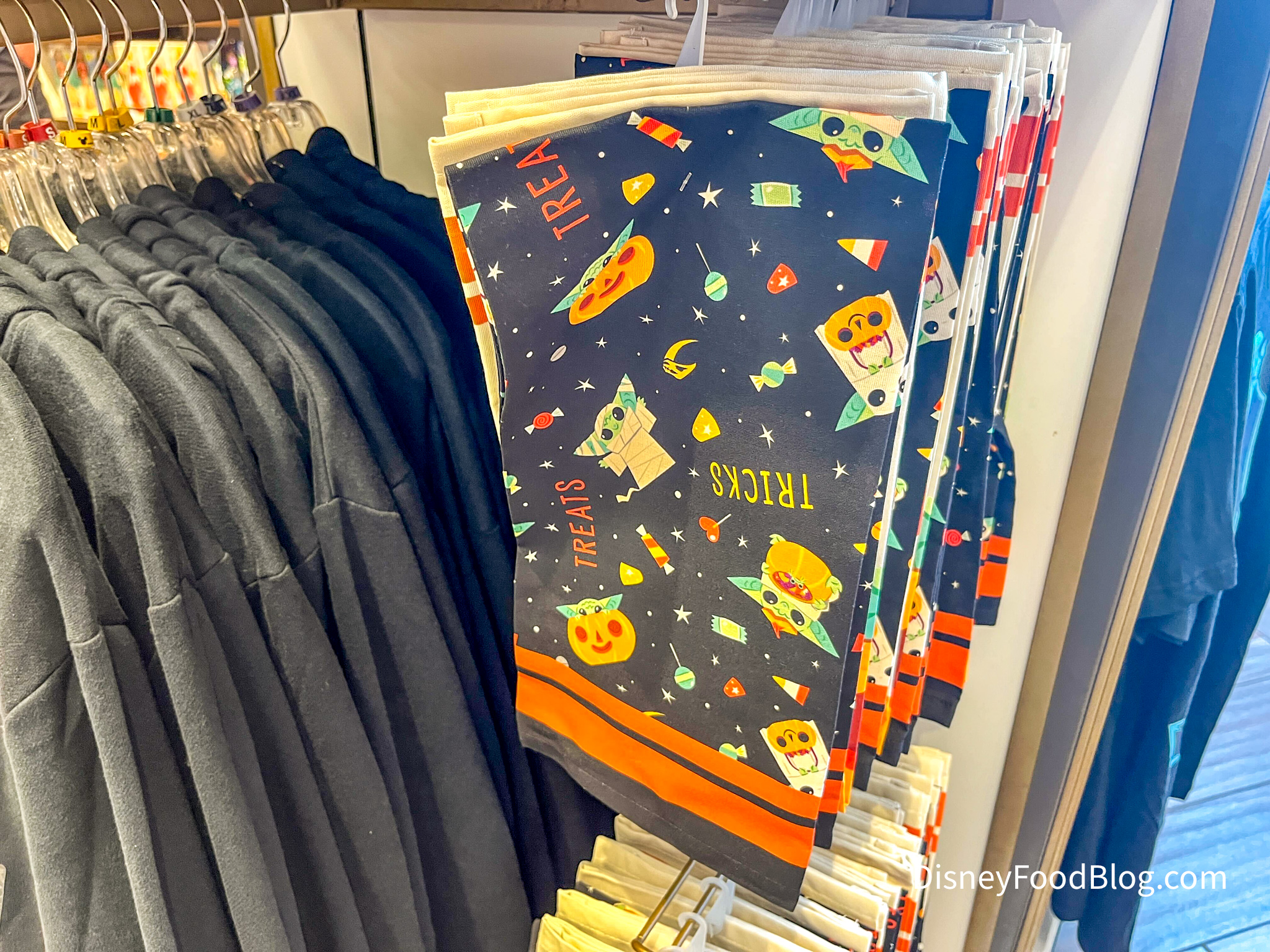 What's New At Disney's Hollywood Studios: Star Wars Holiday Merchandise ...