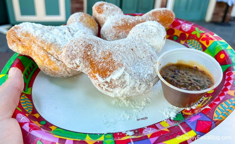 The Ultimate Guide To Disneyland Beignets | the disney food blog