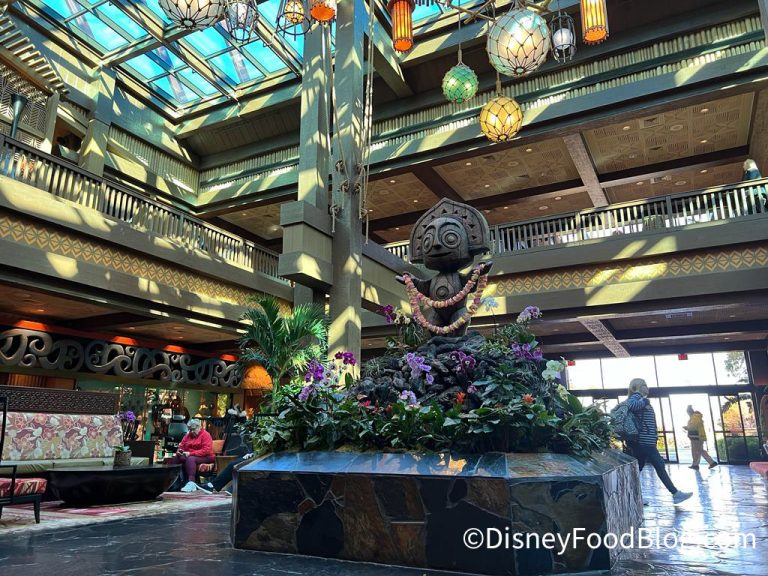 The Complete Guide to Eating at Disney's Polynesian Village Resort ...