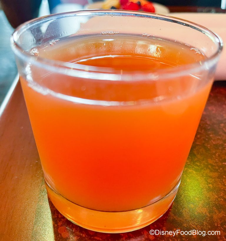 What It's Like To Dine at Disney Aulani's Makahiki Restaurant | the ...
