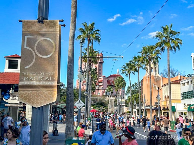 What's New at Disney's Hollywood Studios: A SPOOKY Phone Case | the ...