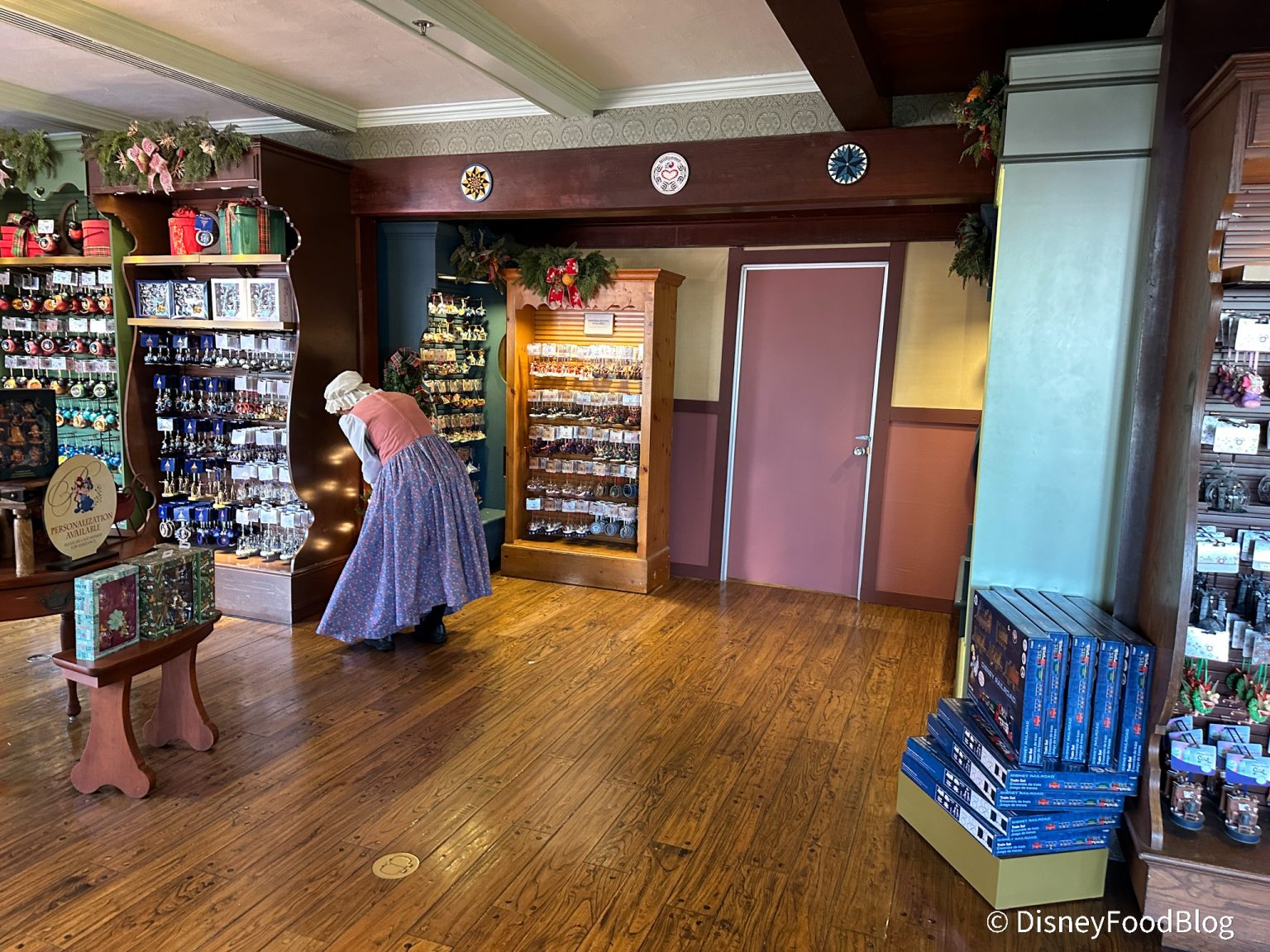 Watch Out for This CHANGE at a Magic Kingdom Store | the disney food blog
