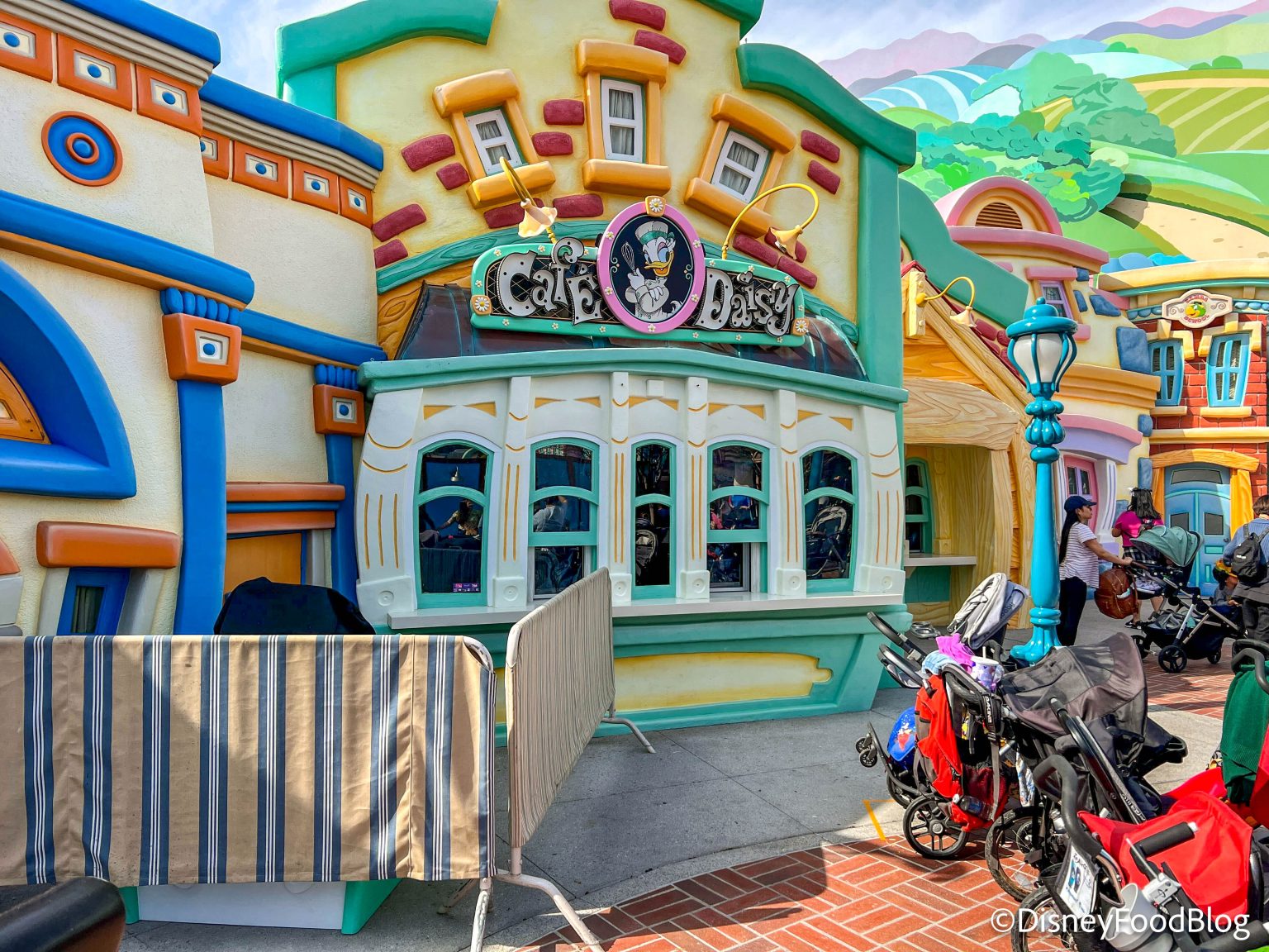 The ULTIMATE Guide To Disneyland's Toontown | the disney food blog