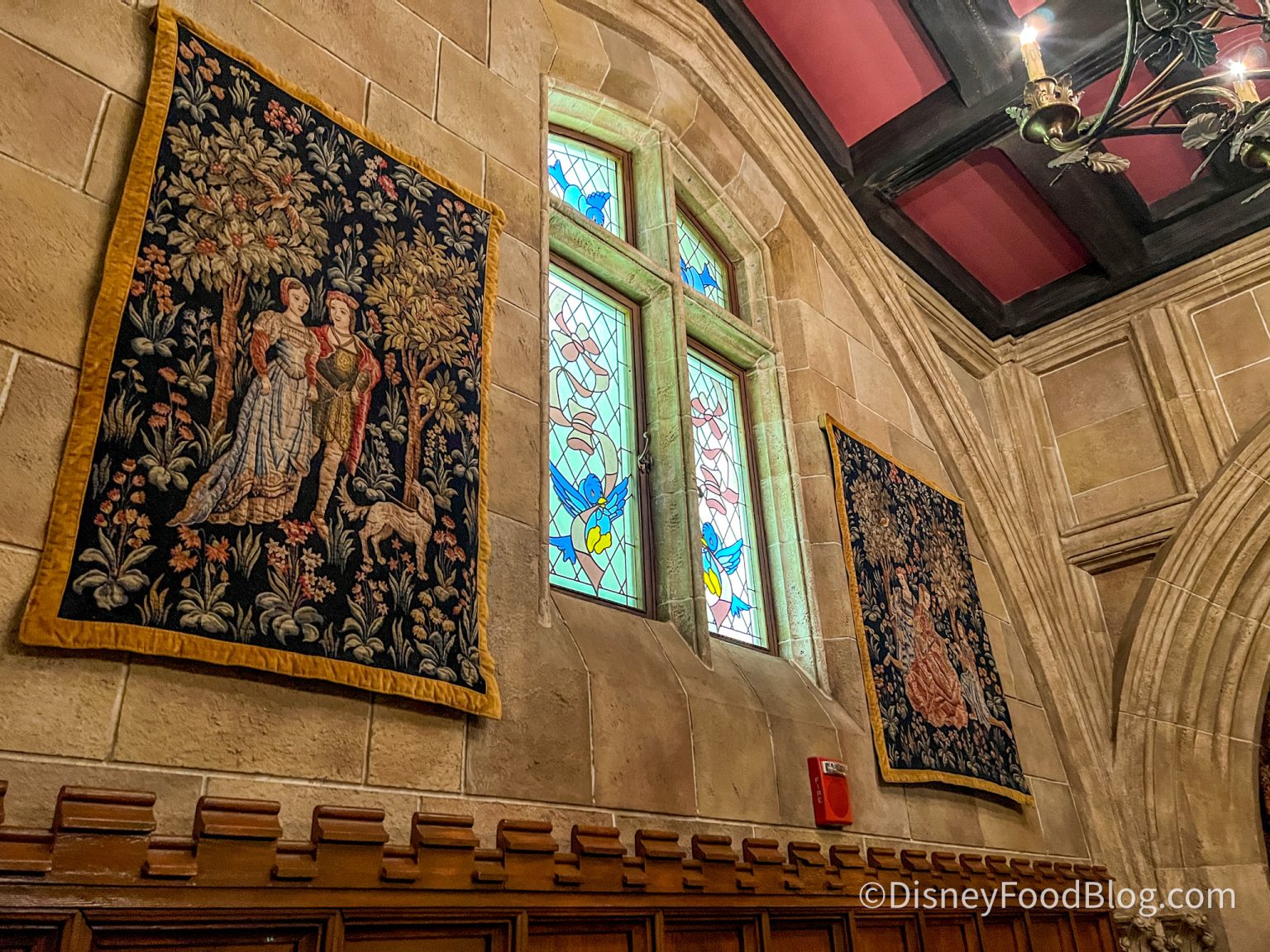 REVIEW: We Tried the MOST EXPENSIVE Character Meal in Disney World ...