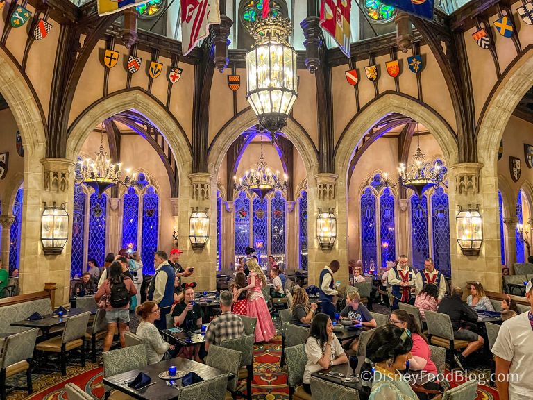 The Only Dining Reservation You Need in Magic Kingdom | the disney food ...