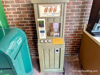 FULL REVIEW of PizzeRizzo at Disney's Hollywood Studios | the disney ...