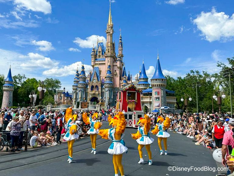 VIDEOS: The Disney World Parade That Only Happens ONE WEEKEND Each Year ...