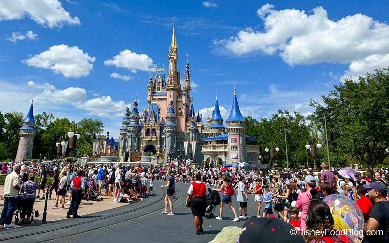VIDEOS: The Disney World Parade That Only Happens ONE WEEKEND Each Year ...