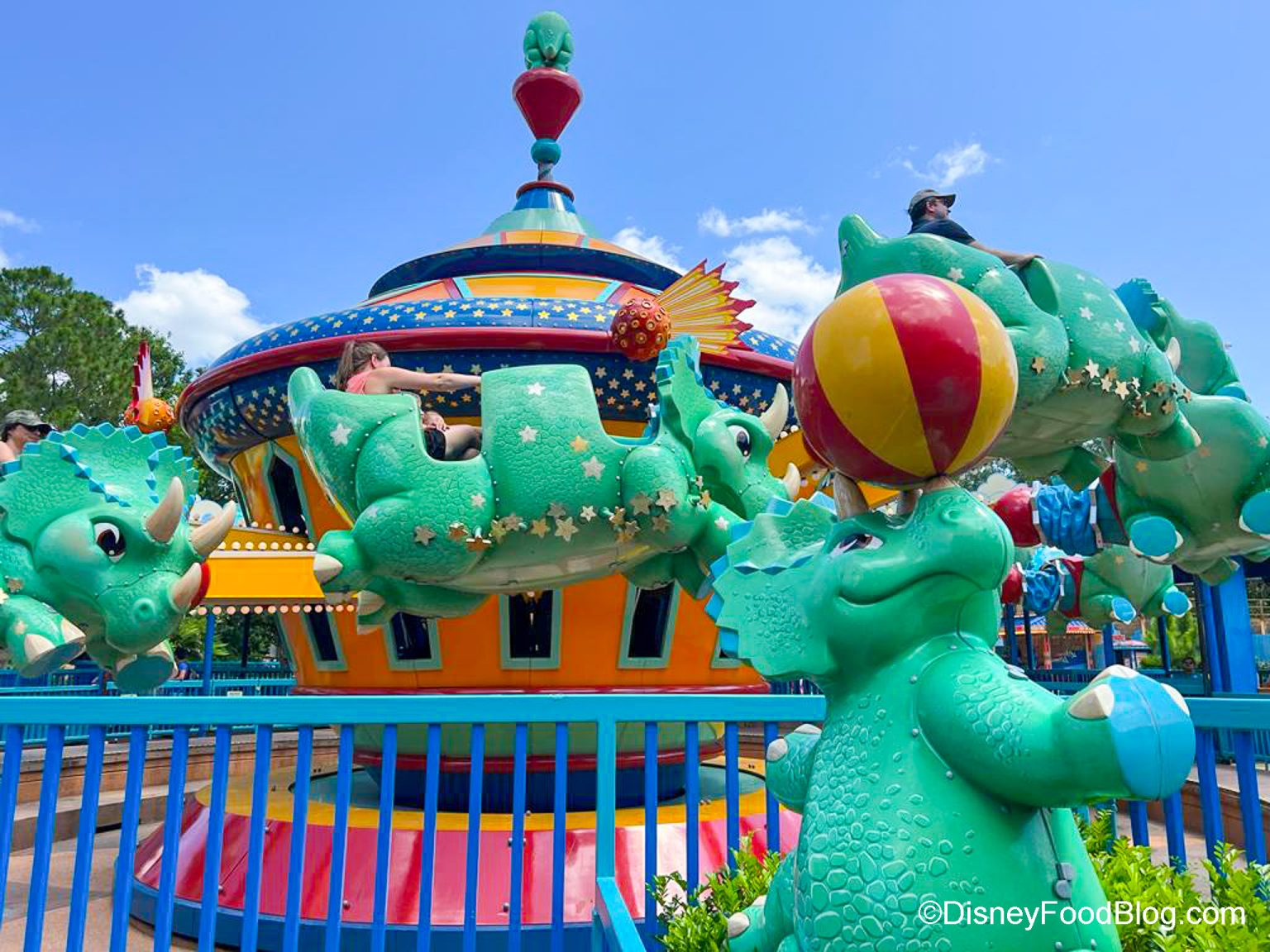 The Strangely Specific Ride Rule You Need to Know About in Disney World ...