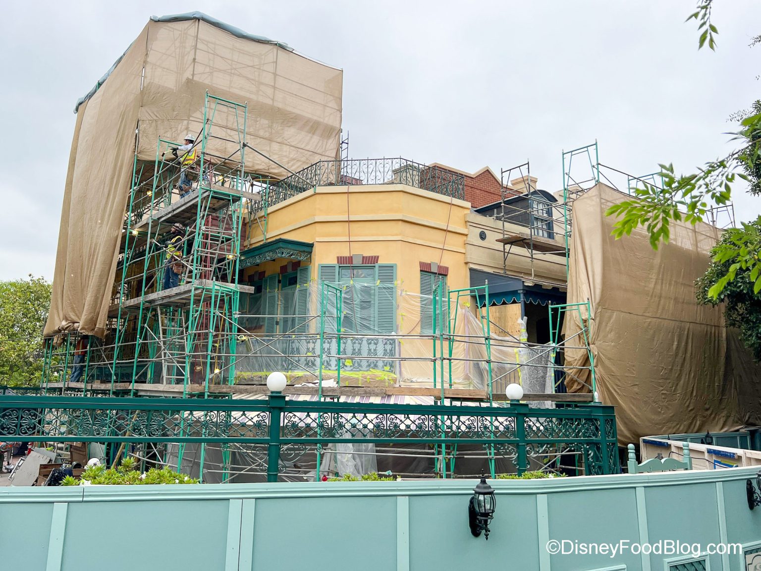 FIRST LOOK at NEW Tiana's Palace Restaurant | the disney food blog