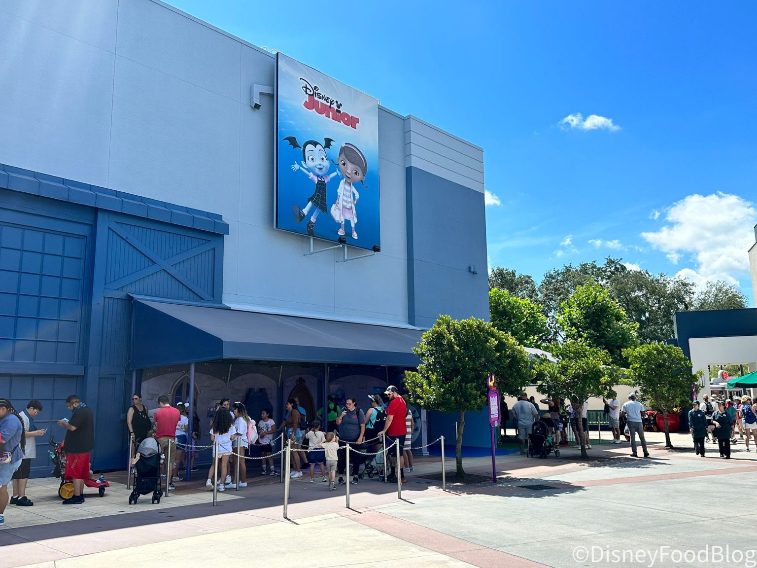 3 Popular Character Meet and Greets Suddenly MOVED in Disney World ...