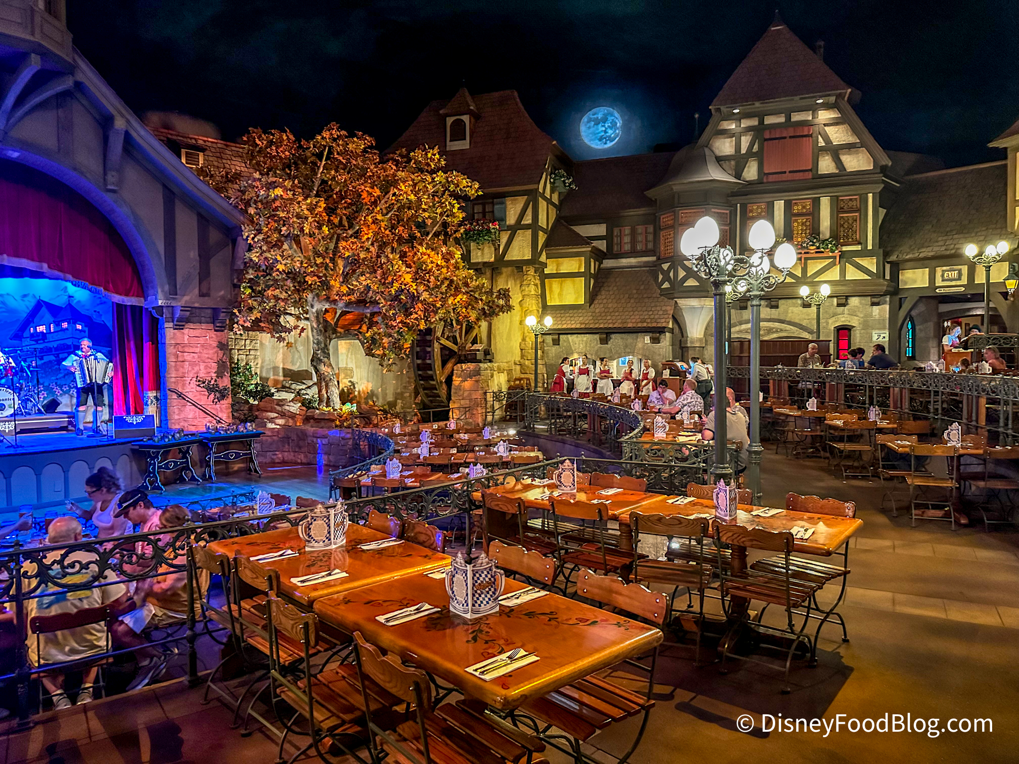 REVIEW: It's EPCOT's Liveliest Restaurant, But Is There Anything Not to ...