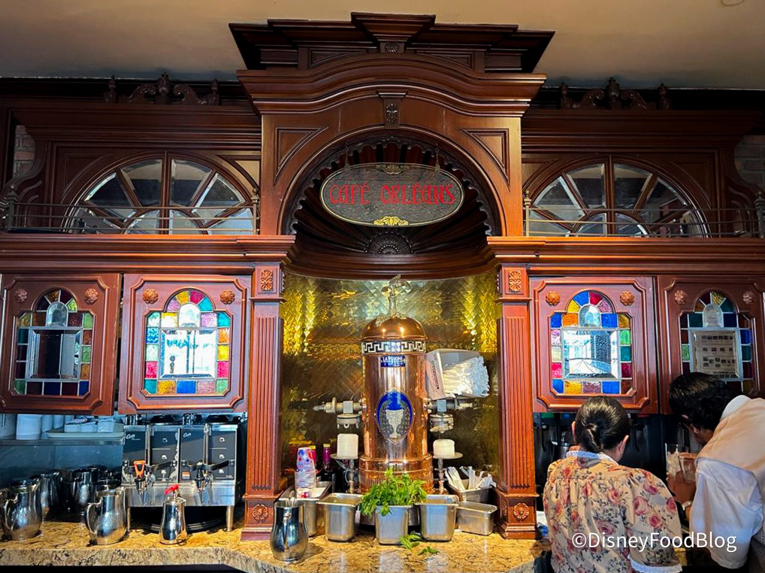REVIEW: This Is the Closest You're Gonna Get to Eating Inside Disney's ...