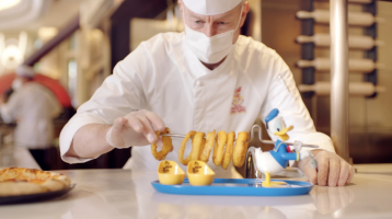 This Is the BEST Thing About Disney's New Donald Duck Restaurant | the ...