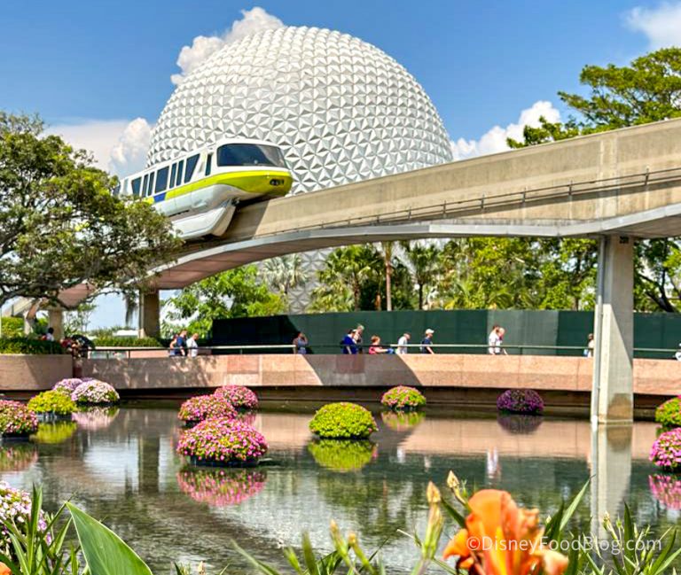 9 Unnaturally GREEN (but Insanely Tasty) Treats Available in Disney ...