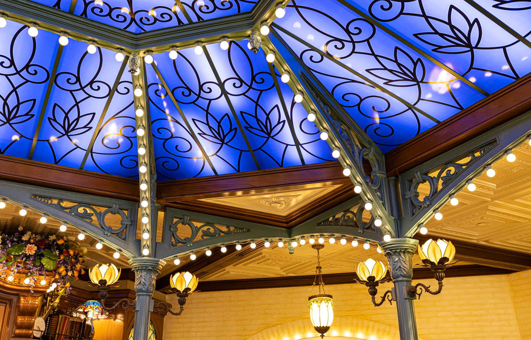 FULL REVIEW of Disney’s NEW Tiana’s Palace Restaurant - Disney by Mark