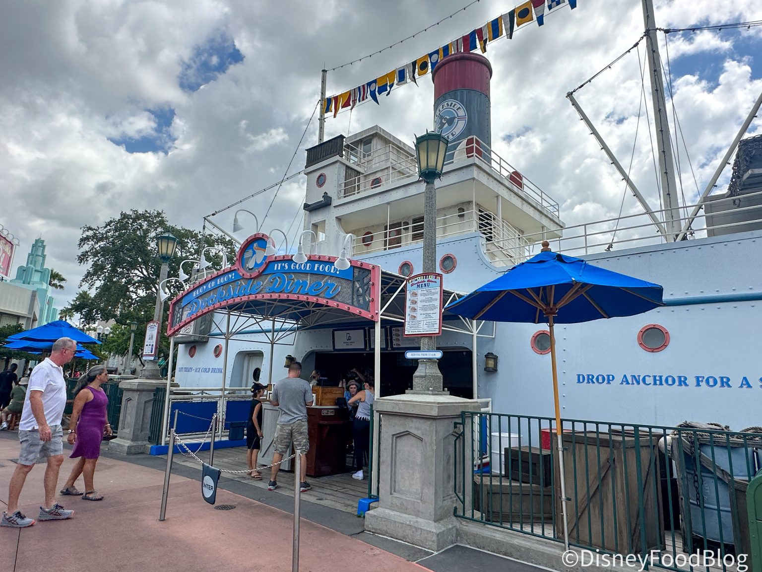 REVIEW: Short Waits and Boozy Chocolate Shakes in Disney's Hollywood ...