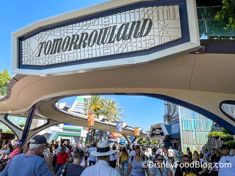 Tomorrowland Disneyland | the disney food blog