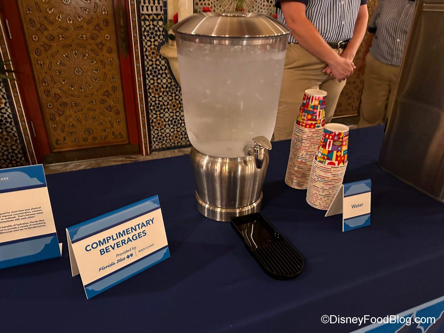 A SECRET Lounge Just Returned to EPCOT!🤫 | the disney food blog