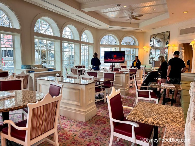 This Secret Lounge Is Only Open SOMETIMES in Disney World, and We've ...