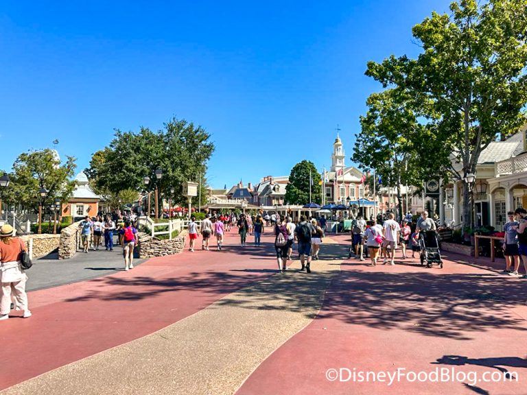 EVERY SINGLE Restaurant Open for Mickey's Very Merry Christmas Party in ...