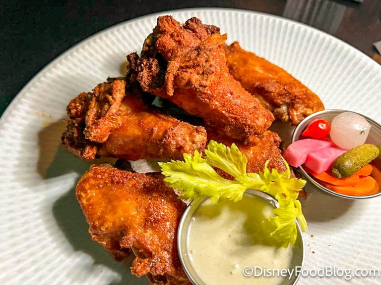 A NEW Disney Lounge Is NOW OPEN — Check Out Our FULL REVIEW | the ...