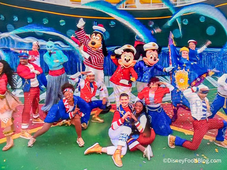 NEWS: Disney Debuted a NEW Macy's Thanksgiving Day Parade Float for ...