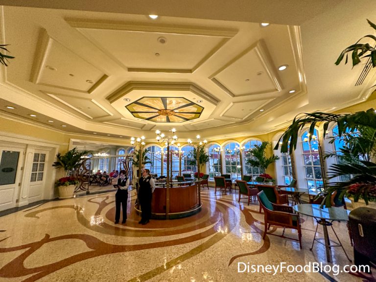 We Tried 6 NEW Things at the Most GORGEOUS Disney World Hotel ...