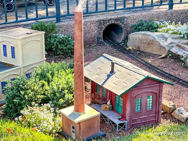 EPCOT's Tiny Train Town Is Riddled With NEFARIOUS MISDEEDS | the disney ...