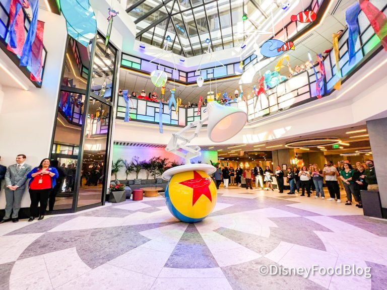 FULL TOUR: The NEW Signature Suites at Disney's Pixar Place Hotel Are ...