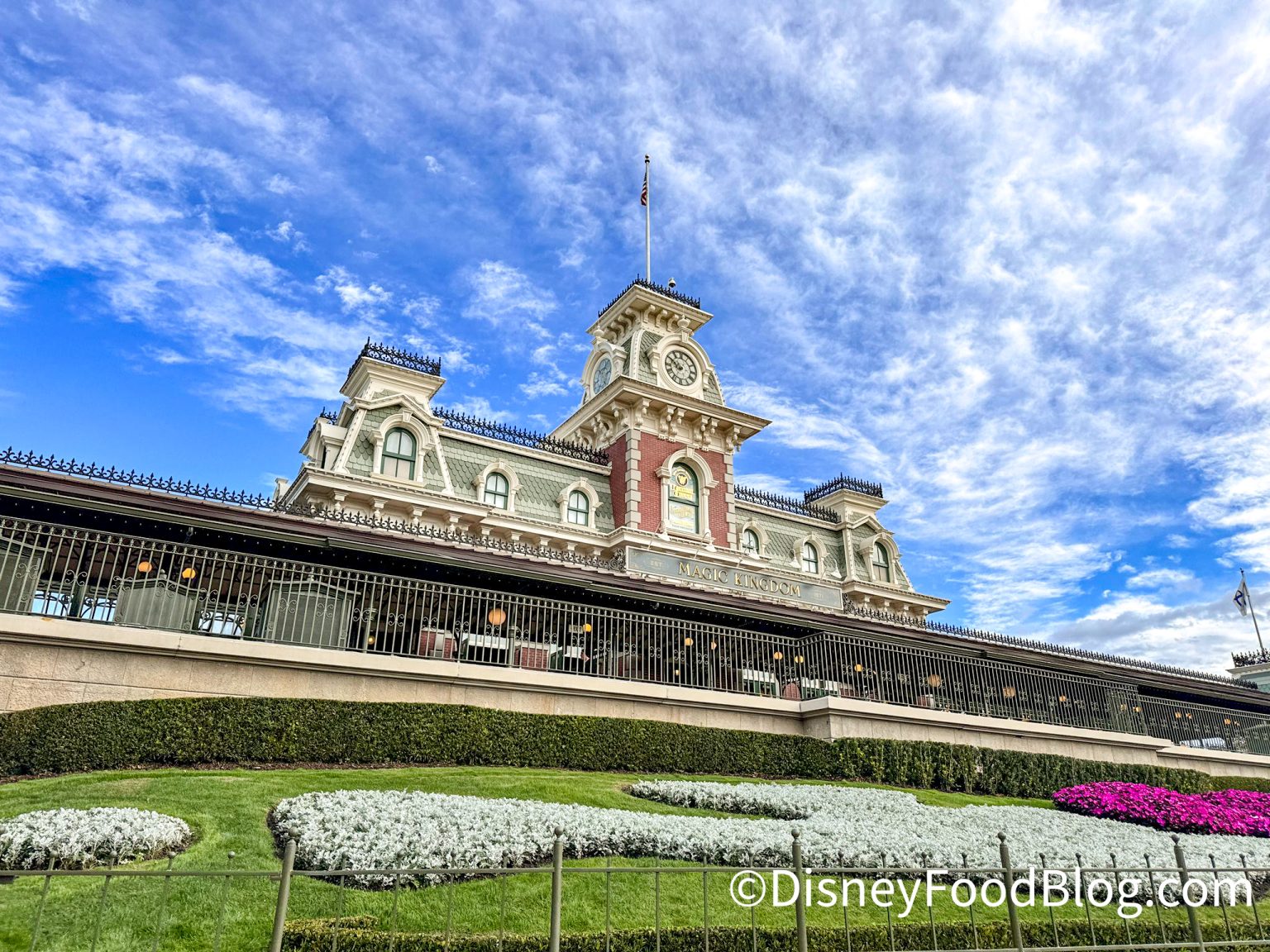 5 FRUSTRATING Disney World Problems That Solve Themselves | the disney ...